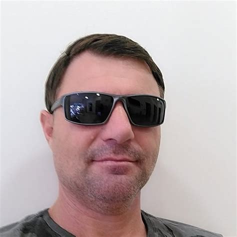 J Henrique Kloster Henrique Kloster • Threads Say More