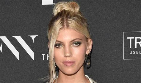 Devon Windsor Height Weight Body Measurements Bra Size Shoe Size