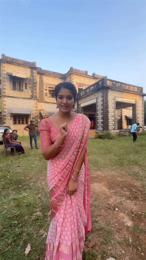 Monisha Cs Ee Location Ethokke Cinemayil Undenn Onn Comment Cheyyanee