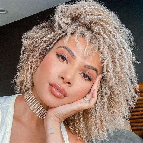 4b Hair