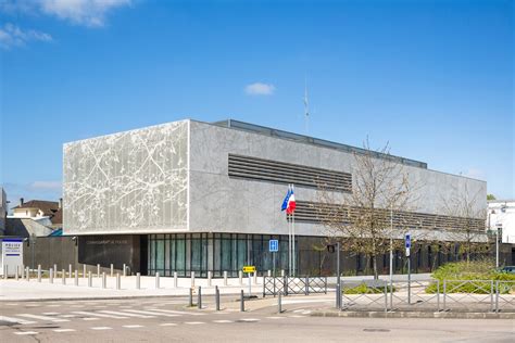 Les Mureaux Police Station By Ameller Dubois And Associés Architizer