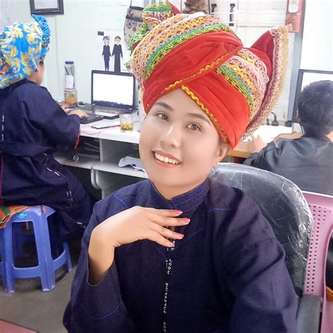 Myanmar Now လူတစ်စုပျော်ကြသည့် ရန်ကုန်မြို့မှ ခရစ္စမတ်ပွဲ