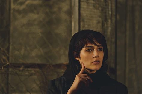 ‎neda Aghighi ندا عقیقی‎ ‎ رویا ساختن و رویا دیدن جزو تفریحاتِ منه خوشم میاد وقتی می