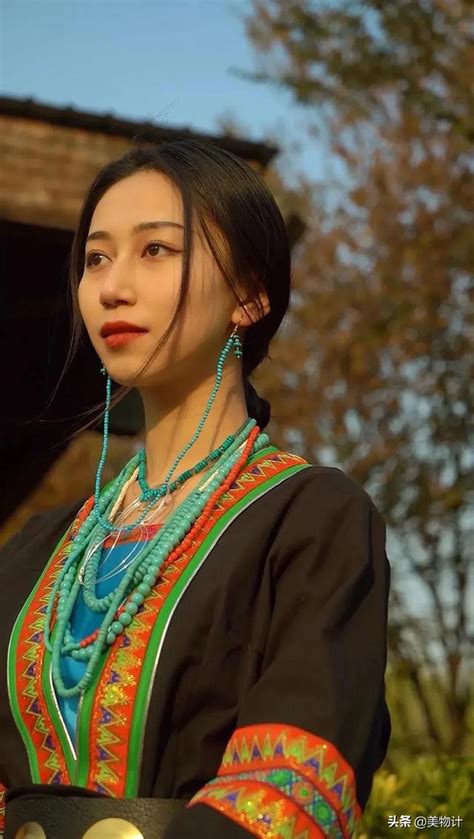 95後女孩237天拍攝56個民族服飾，太美了 每日頭條