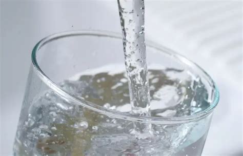 Eau Potable Les 5 Principaux Avantages Du Précieux Liquide Pour La Santé Bbc News Afrique