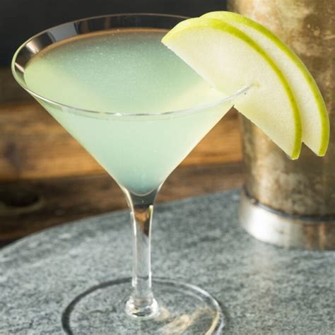 Appletini Easy Cocktail Recipe Insanely Good