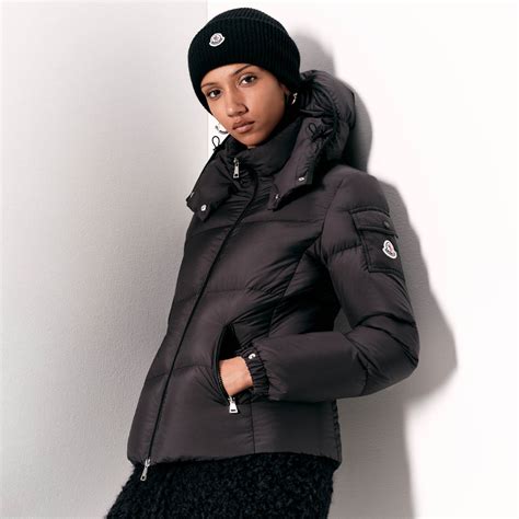 Moncler Bulgaria Online Shop — Down Jackets Vests And Clothing