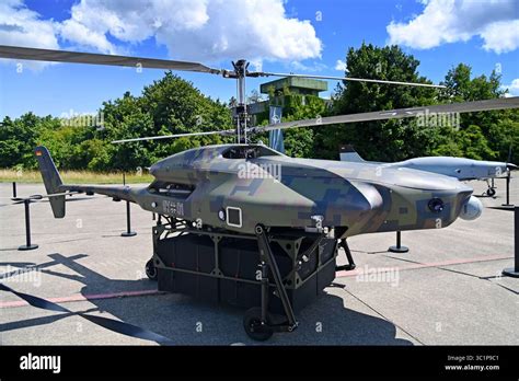 Defense Minister Boris Pistorius Visits The Innovation Laboratory In