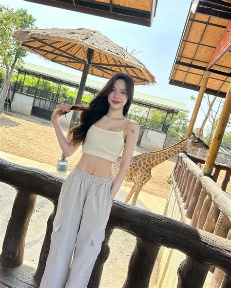 Pin By White Gold On N Niniee In 2025 Stylish Girl Quick