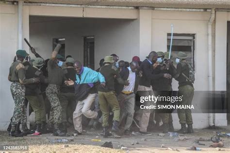 Kenyan Defence Forces Photos And Premium High Res Pictures Getty Images