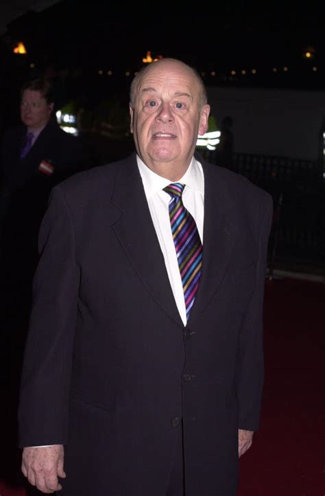 Coronation Street Star John Savident Dies Aged 86