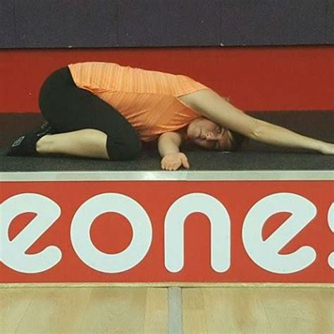 Stretching 25 étirements Pour Débutants Muscler Cuisses Exercices De Stretching Exercice