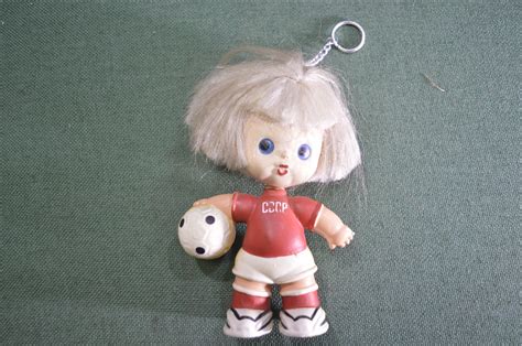 Купить Брелок "Мальчик Футболист". Футбол. Колкий пластик. СССР. в ...