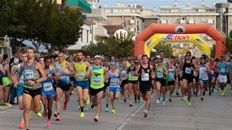 Lazzurro Eyob Faniel E La Keniana Ruth Gitonga Vincono La Mezza Maratona ‘al Chiaro Di Luna Di
