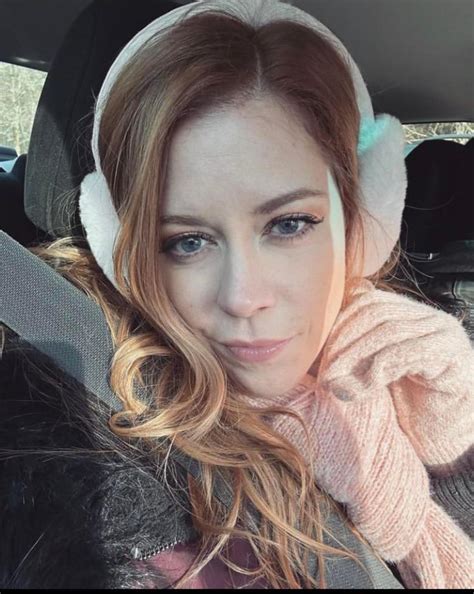 Chrissie Mayr Scrolller