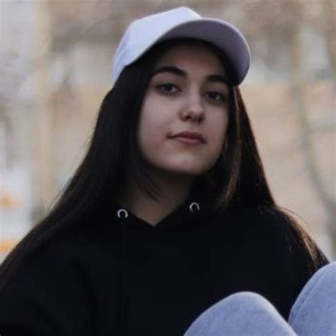 تیوال آنیتا حشمتی