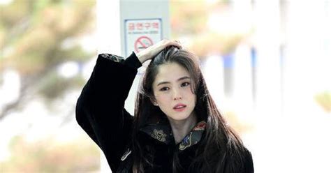 사진 한소희 그림 같은 출국길