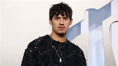 Partiu Rolê Cwb Omar Apollo Cancela Show No Lollapalooza 2023