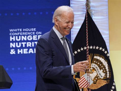 Dovè Jackie Linquietante Gaffe Di Biden Sulla Deputata Morta Il
