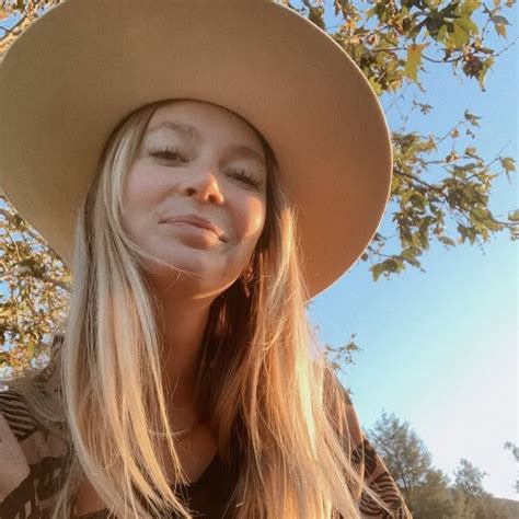 K I M Kimsimich • Threads Say More