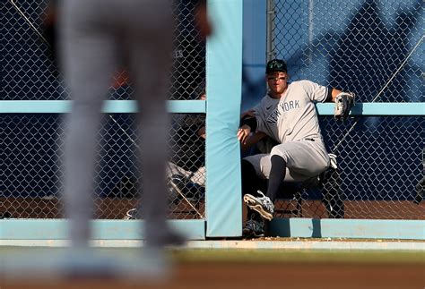 Yankees Aaron Judge Sits Out After Wall Breaking Catch