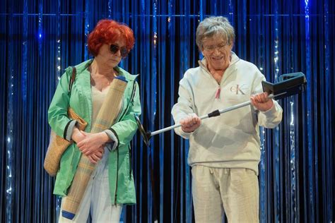 Hatvan Fölött Randi Szex és Villámgyors Eljegyzés Sosem Lehetünk Túl