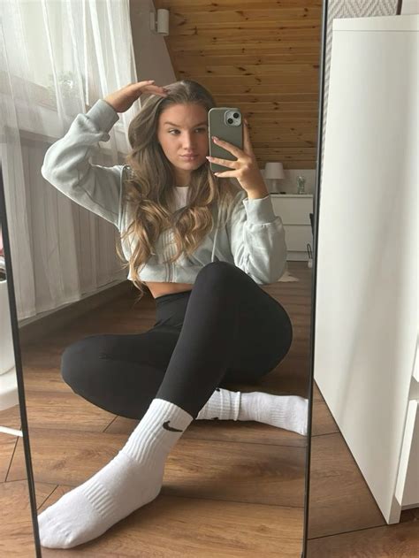 Pin By Ziggy On Quick Saves Outfits With Leggings Hottie Women