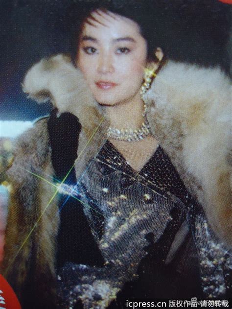 林青霞泳装旧照 青岛新闻网