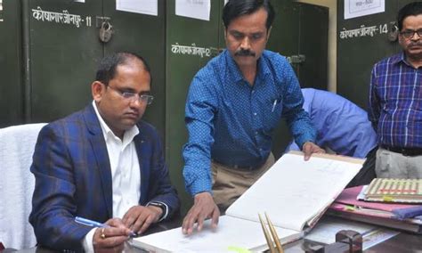 Anuj Kumar Jha Ias Biography Education Wife Batch Jaunpur Posting