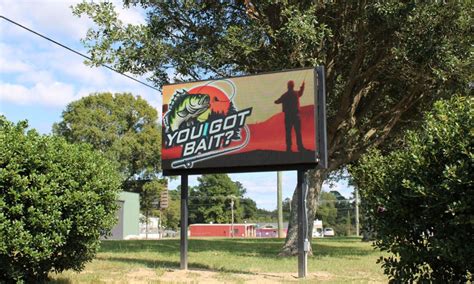 A Quick Guide To Forced Perspective With Digital Signs