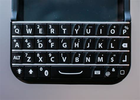 Typo Keyboard Case Hands On With Case That Turns Your Iphone Into A Blackberry Pictures Cnet