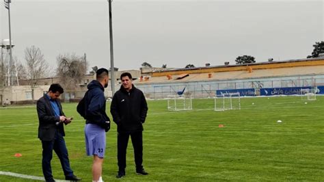 عباس‌زاده از کنار زمین نظاره‌گر تمرین نساجی است ویدیو ورزش سه