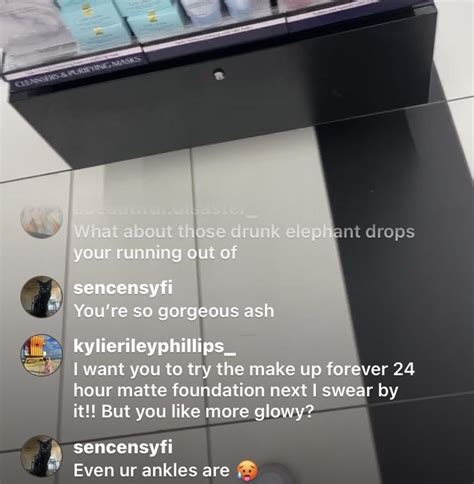 Shes Flakin Like A 🐍 E Even She Was Grossed Out By Her Skin Take An Actual Shower 🗑️