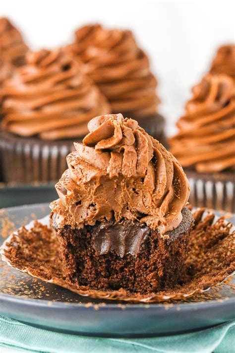 Moist Chocolate Cupcakes With Ganache Filling