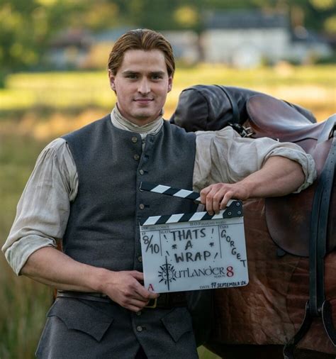 Outlander Wraps Final Season Sam Heughan Caitriona Balfe And More Celebrate The Series