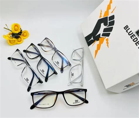 Plastic Unisex Square Spectacle Frames At Best Price In Ernakulam Id