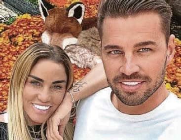 Katie And Carl To Get Matching Body Art To Celebrate Wedding Daily