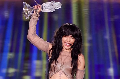 Swedens Loreen Wins Eurovision With Ukraine Symbolism On Show