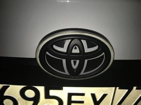 Задняя сабля покраска Жидкой резиной и Подсветка логотипа TOYOTA ...