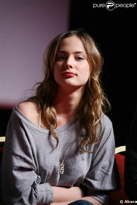 Nora Arnezederla Traigo A Fp Foros Perú