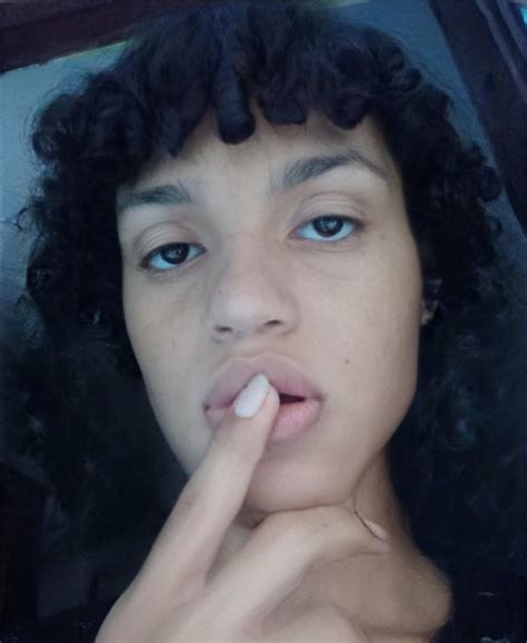 One Question Wouldu Put Ur Fingers On My Lips R Androgynoushotties
