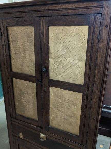 Antique Oak Hutch Backwards Lean Dixons Auction At Crumpton