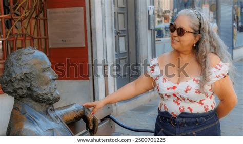 7개의 아줌마 명기 로열티 프리 이미지 및 스톡 사진 Shutterstock