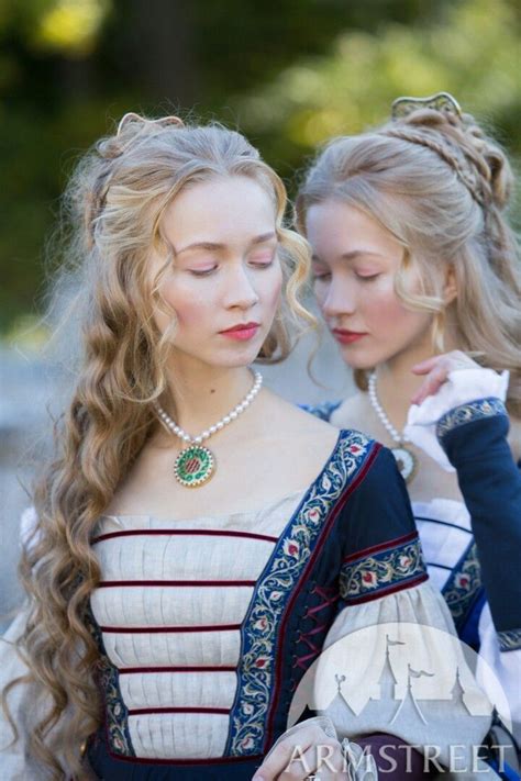 Pin de Barbie Girl en Референсы (люди) | Vestidos renacentistas ...