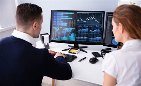 How To Become A Financial Analyst Career Guide Courses Best Jobs Scope Salary 2023