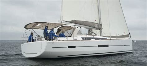 Foot Sailboat Layout