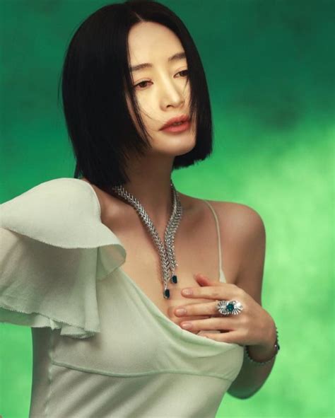 터질 듯한 볼륨감 원조 글래머 김혜수 고혹적 화보에 깜짝 아주경제