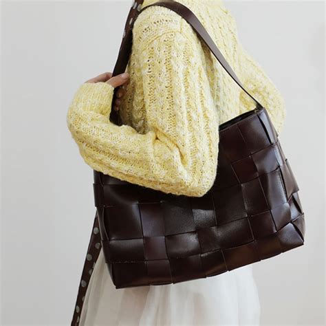 [order] Túi Tote Vuông Da đan Bóng Aliyah Shopee Việt Nam