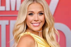 The 10 Best Megan Moroney Songs Drgnews