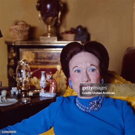 1917 Wallis Simpson Photos And High Res Pictures Getty Images